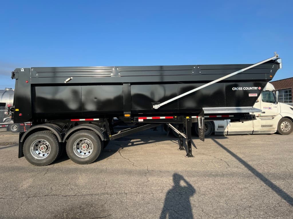 2027 CROSS COUNTRY | HYBRID, 2-AXLES, SQUARE (BLACK) | Remorques Labelle