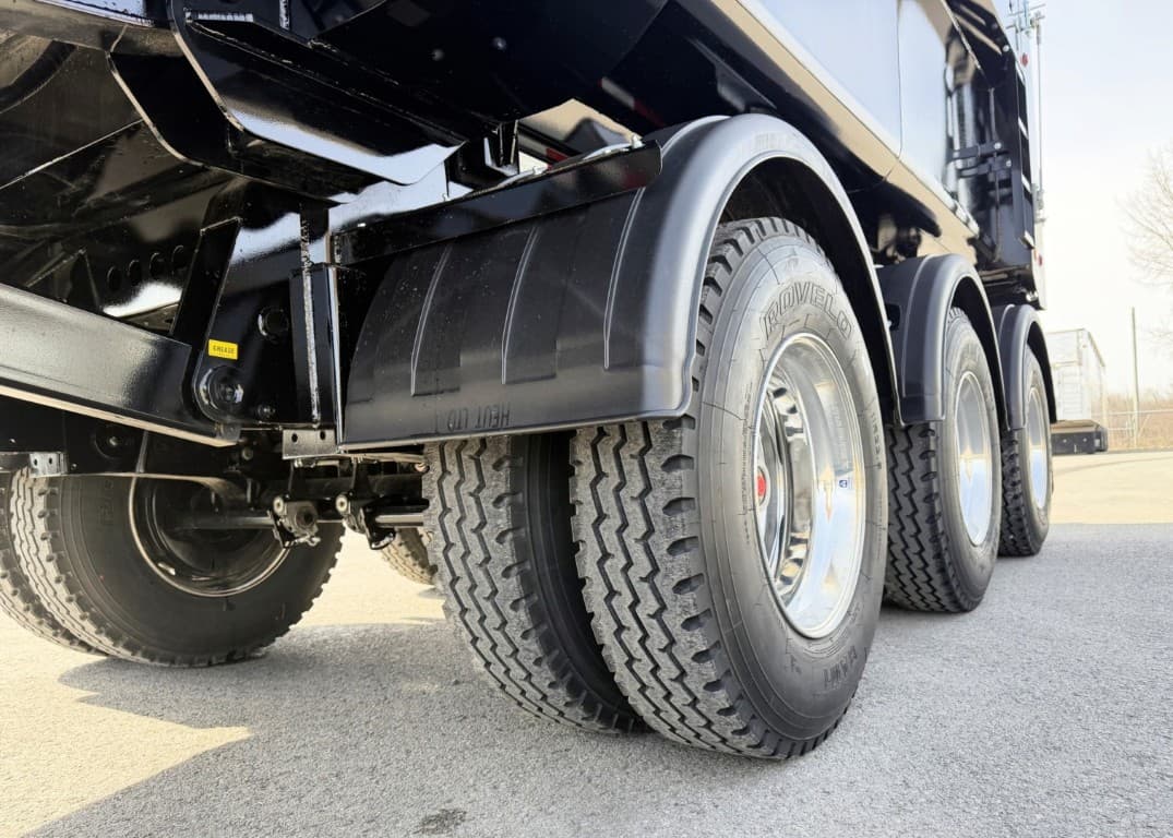 2027 CROSS COUNTRY | HYBRID, 3-AXLES, SQUARE (BLACK) | Remorques Labelle